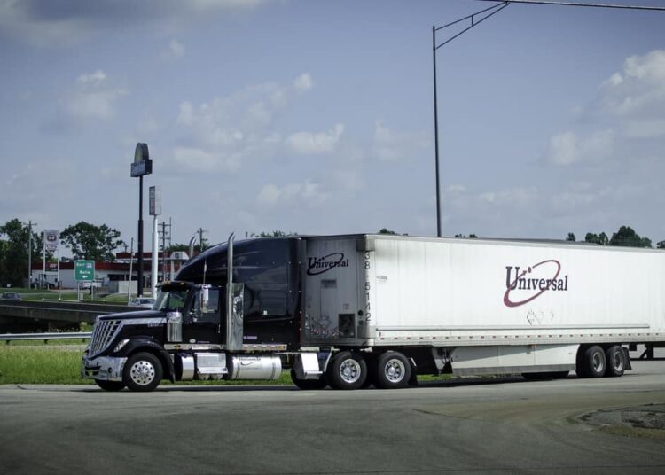 Universal Logistics’ trucking operating revenue falls 18% in Q1