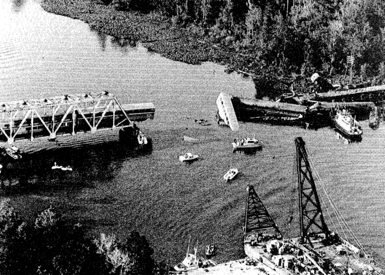 A look at US disasters involving boats hitting bridges